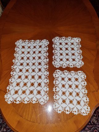 Centro rettangolare ricamato a mano