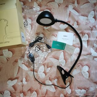 Lampada da tavolo Desk Lamp USB AUKEY