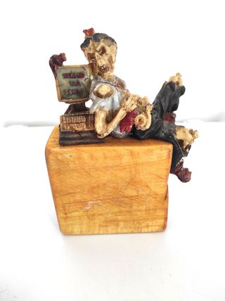 Statuetta scheletro Surfed too long 1