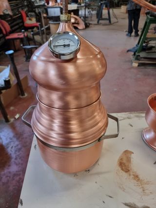 Alambicco distillatore da 10 litri a serpentina.