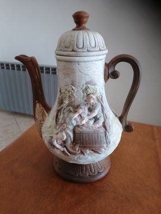 Caffettiera in terra cotta