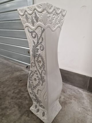 Vaso Bianco con decorazioni argento