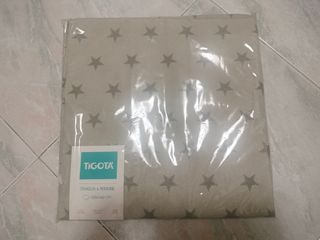 Tovaglia grigia con stelle