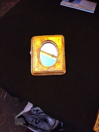 Specchio dorato in foglia oro