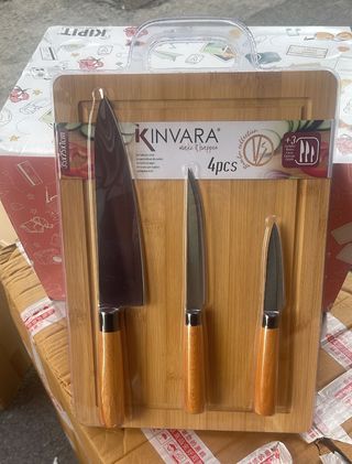 Set tagliere in legno con kit coltelli