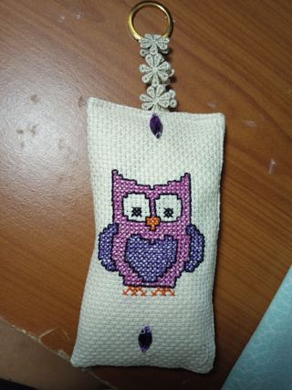 Portachiavi a punto croce