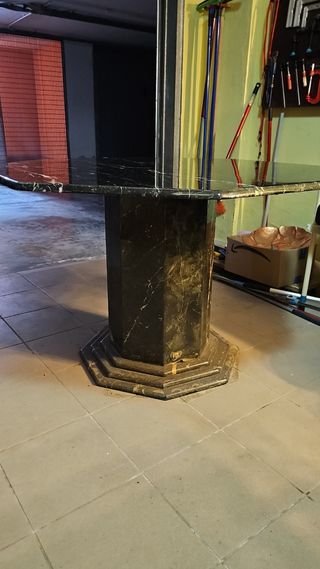 Tavolo Ottagonale in Marmo striato