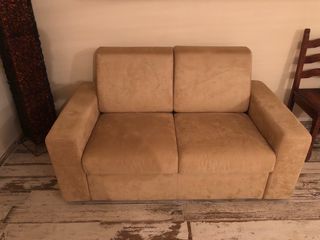 Divano due posti scamosciato colore beige