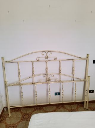 Letto matrimoniale in ferro battuto