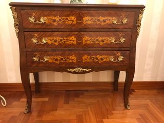 Comò in legno riproduzione XVI secolo