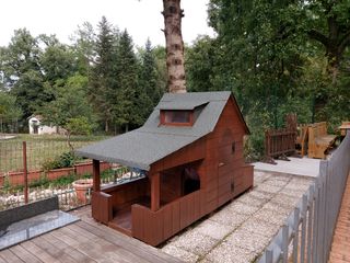 Cuccia per cani con legno di abete