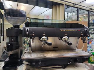 Macchina da caffè FAEMA professionale e macinino