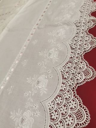 Lenzuolo matrimoniale ricamato a mano