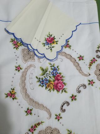 Tovaglia ricamata x8