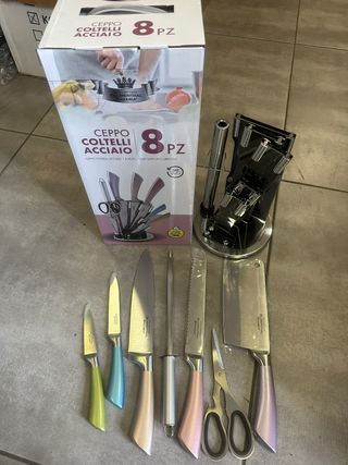 Ceppo coltelli in acciaio, con manici colorati Bav