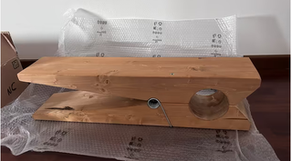 Mensola moderna forma molletta colore legno chiaro