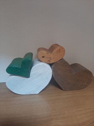 Cuori legno colorati