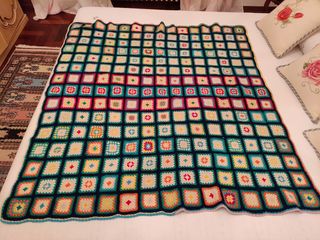 Coperta in lana crochet fatta a mano