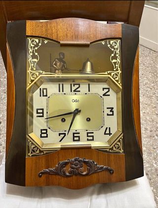 orologio da parete con campana