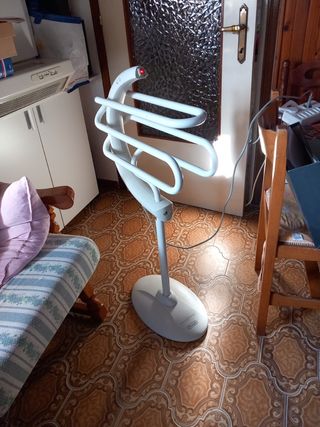 Scalda panni elettrico Delonghi