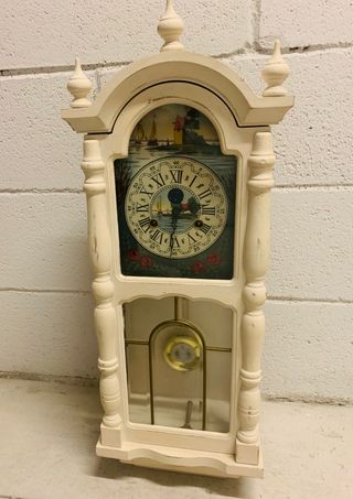 Vecchio orologio a pendolo olandese