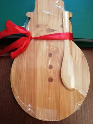 Tagliere legno decorativo con pupazzo di neve.