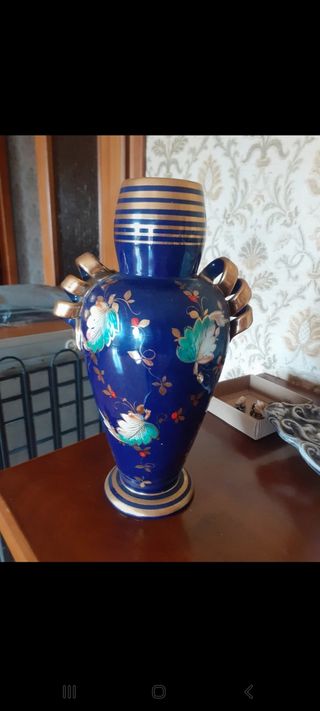 antico vaso in ceramica di Deruta