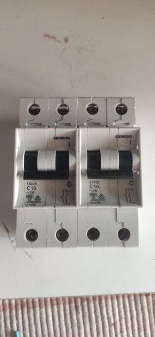 Magnetotermico C10 Siemens 5 Sx25 Nuovo 1 Pezzo 5€