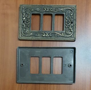 Placca metallo 3 posti VCR BREV. ITALY