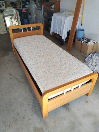 2 letti con rete e materasso