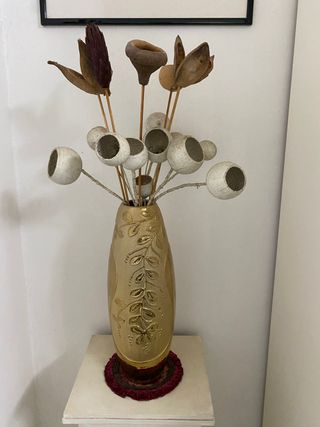 vaso con fiori essiccati