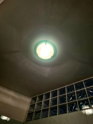 Plafoniera a soffitto bagno