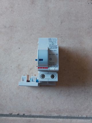 bTicino Modulo differenziale 2P 32A 300mA G24/32A