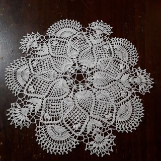 Centrino all'uncinetto nuovo