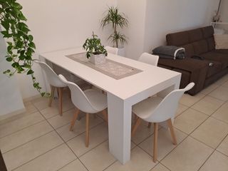 Tavolo consolle allungabile come nuovo.