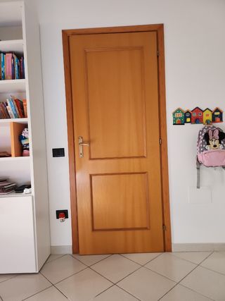 vendo 4 porte in legno 100€ l'una