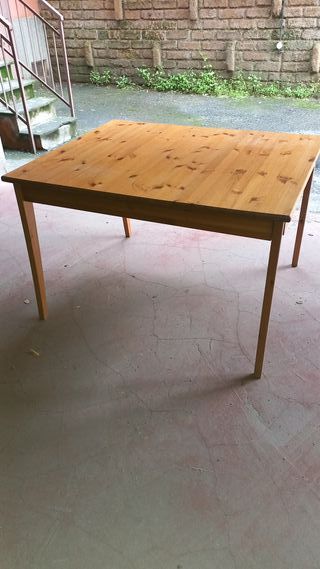 tavolo in vero legno naturale con sedie impagliate