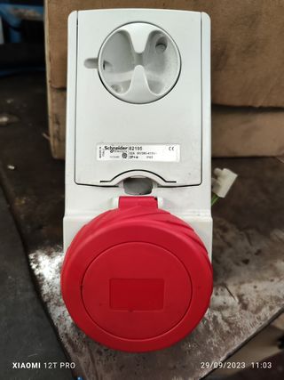 Presa Interbloccata MONOFASE 380V 32A