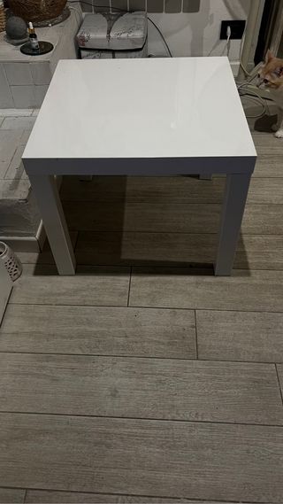 tavolino bianco