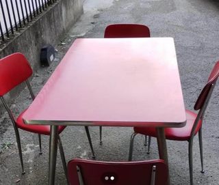 sedie e tavolo in formica rossa Vintage