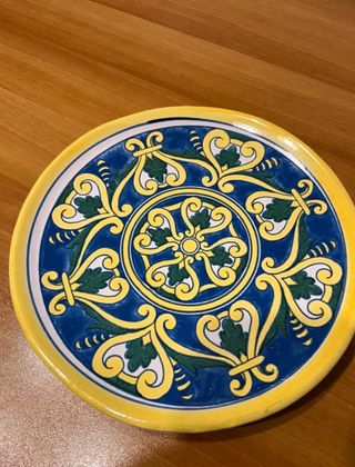 Piatto in ceramica di Caltagirone