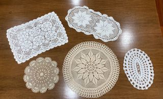 5 centrini realizzati a mano vintage