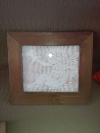 Quadretto ricamato a mano uncinetto