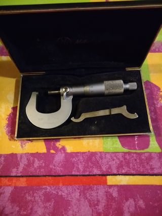 Mitutoyo Micrometro 0-25 mm 0 01 mm 6121741 made i