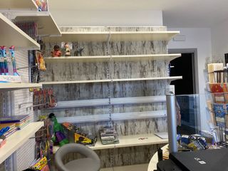Arredo negozio completo