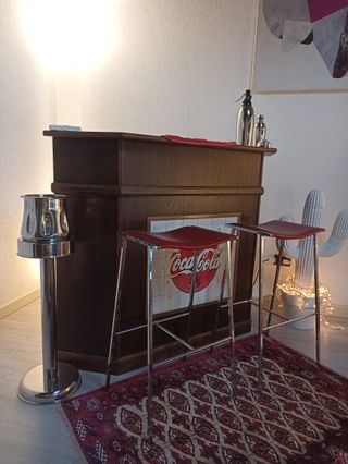 Angolo bar all'americana realizzato da artigiano