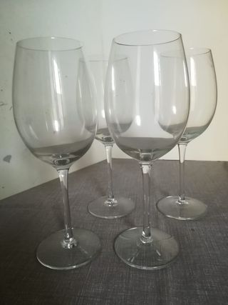 4 calici con decanter