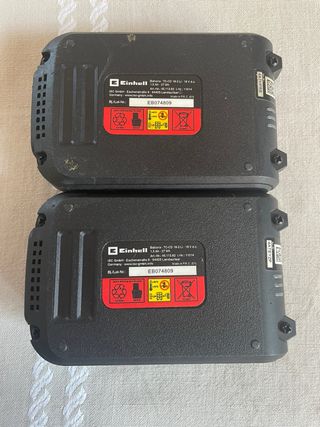 EINHELL 2x BATTERIES (18V 1.5Ah) + CHARGER