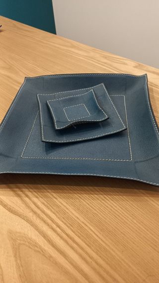 svuotitasca. pelle con bordo modellabile