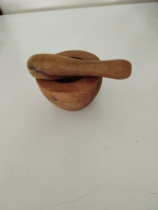 Mortaio in legno di ulivo